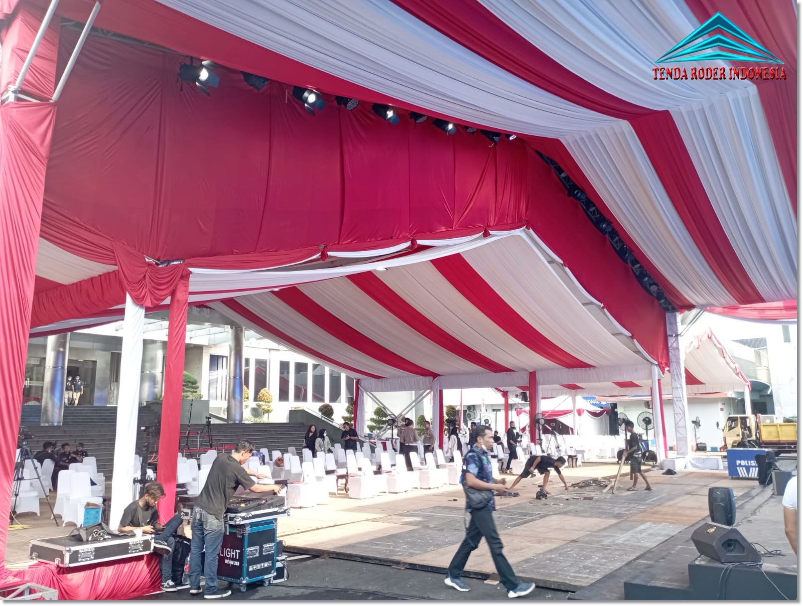 Sewa Tenda Event HUT RI Dekorasi Kain Merah Putih Jakarta