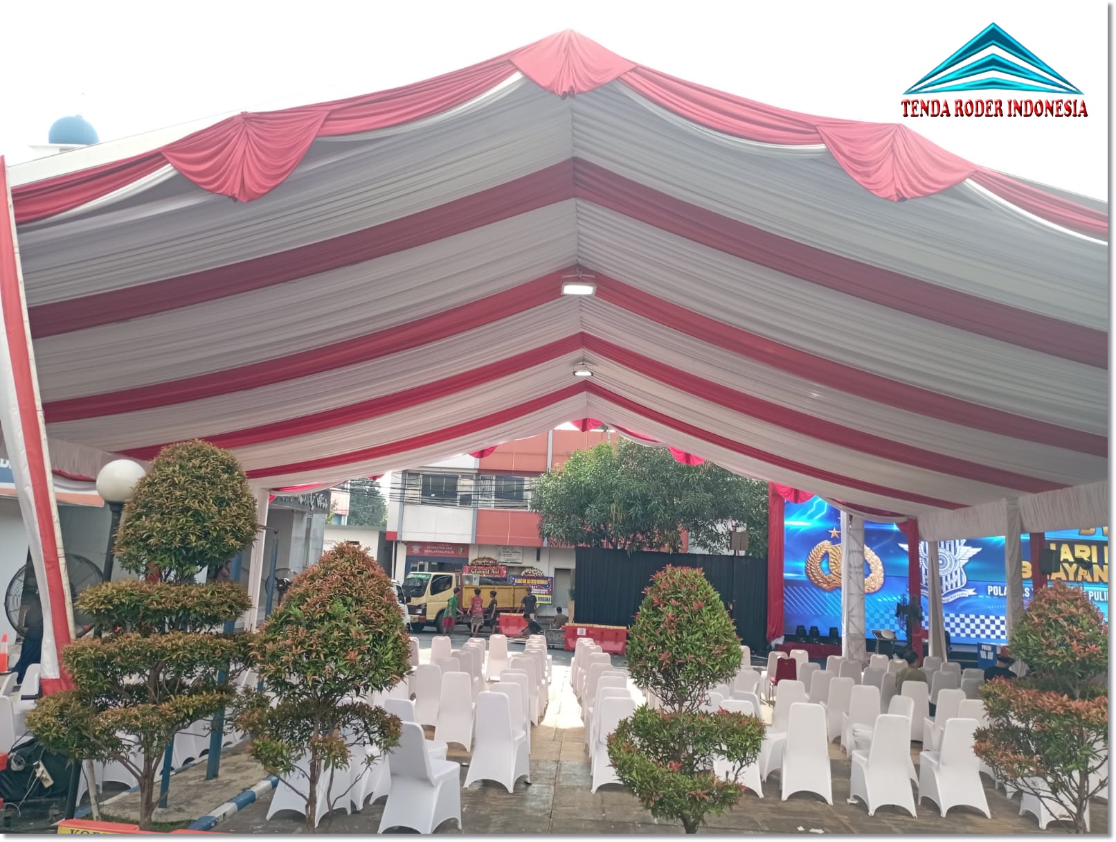 Sewa Tenda Event HUT RI Dekorasi Kain Merah Putih Jakarta
